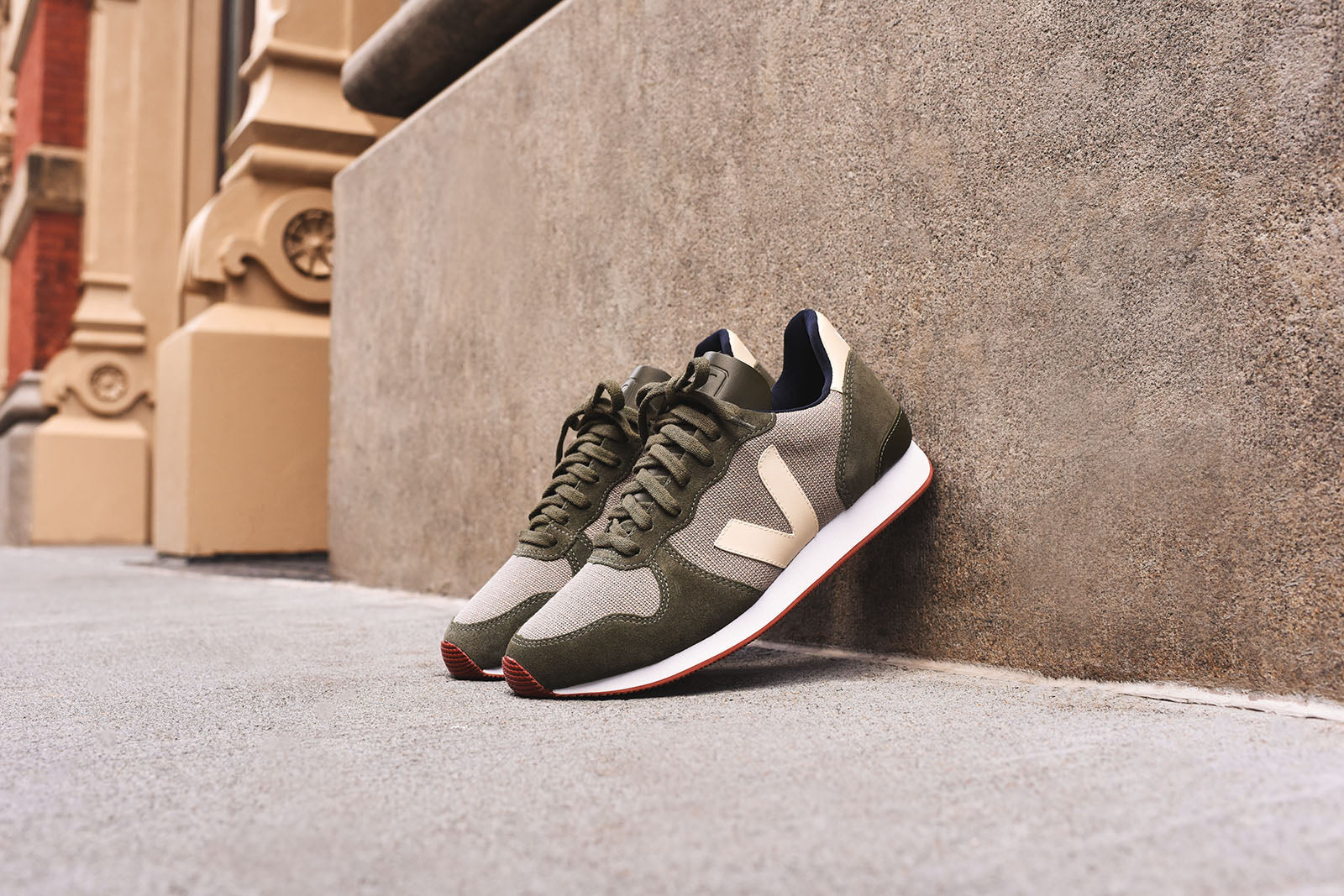 Veja Holiday LT - Rock / Olive / Sable – Kith
