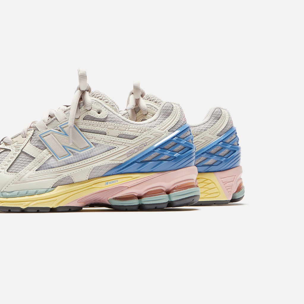New Balance 1906 - Angora – Kith