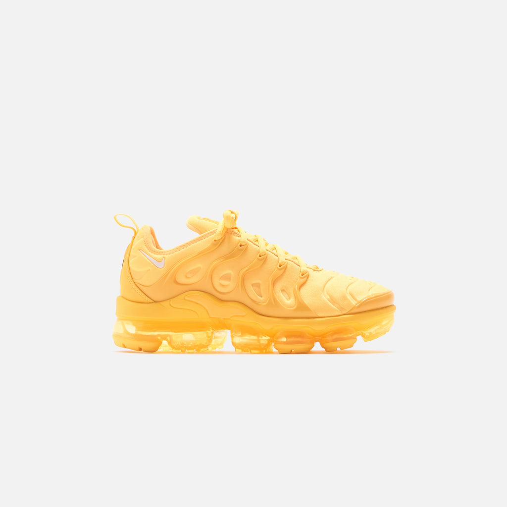Nike WMNS Zoom Air Vapormax Plus - Yolk Yellow – Kith